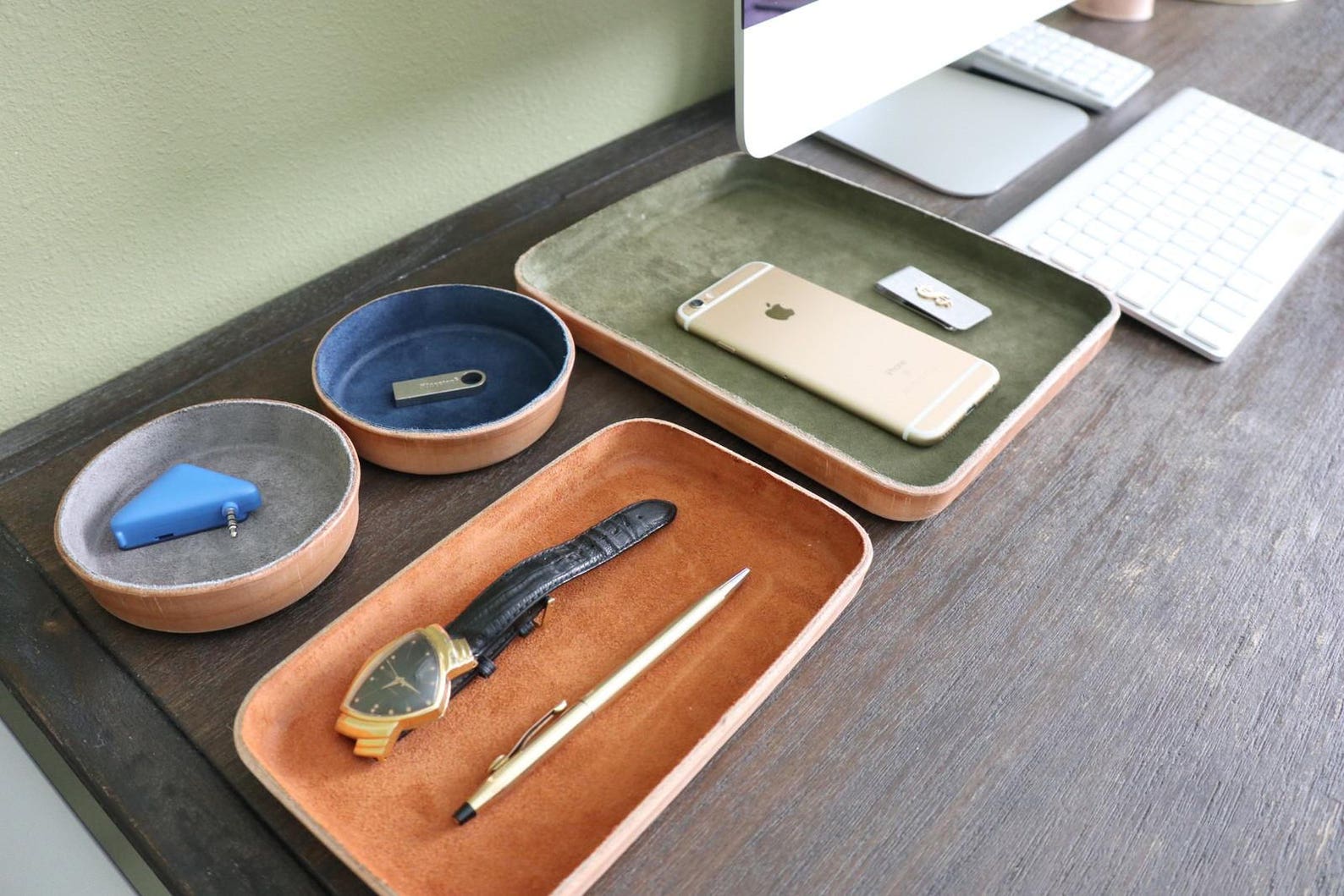 Round Leather Tray. Navy Suede Interior. Jewelry Dish | Etsy