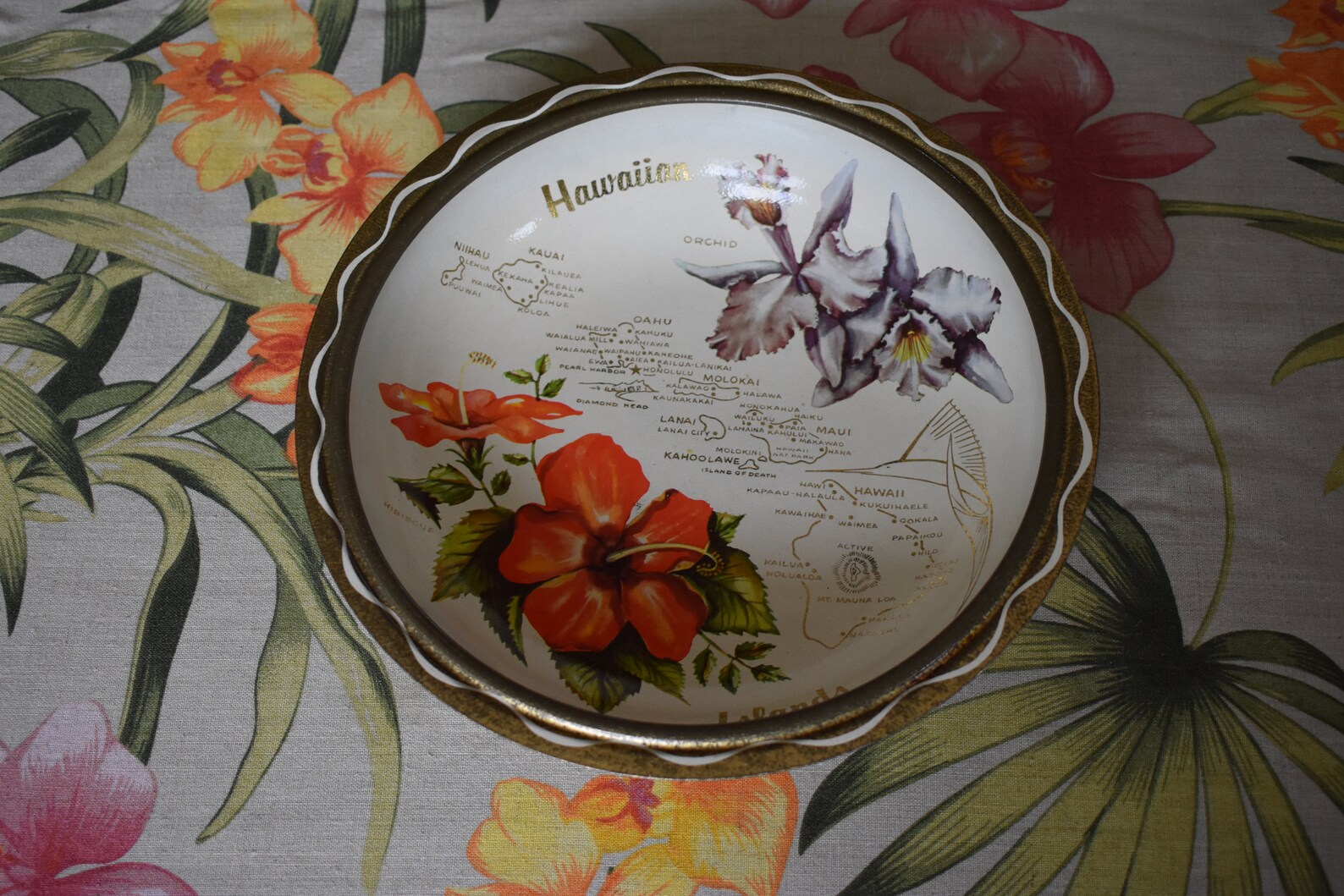 Vintage 1970's Gold Metal Rim Hawaiian Islands Bowl - Etsy