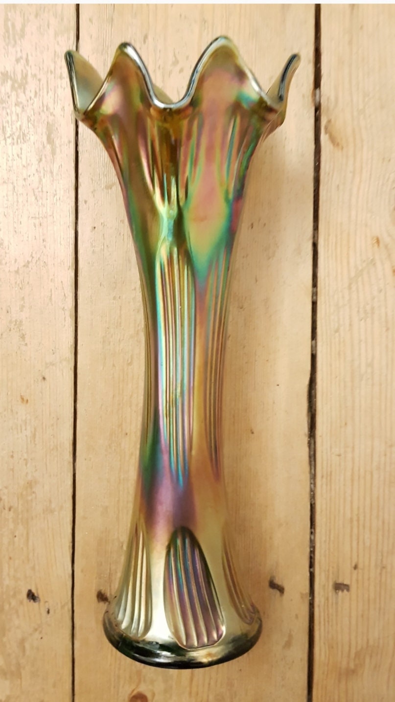 Vintage Fenton Glass Vase Green Diamond & Rib Iridescent Carnival Glass ...