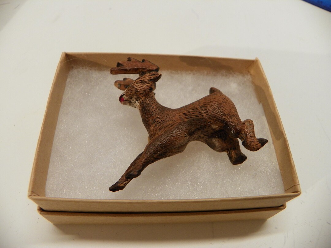 Vintage Hand Carved Wood Holiday Pin - Reindeer , Handpainted Christmas ...