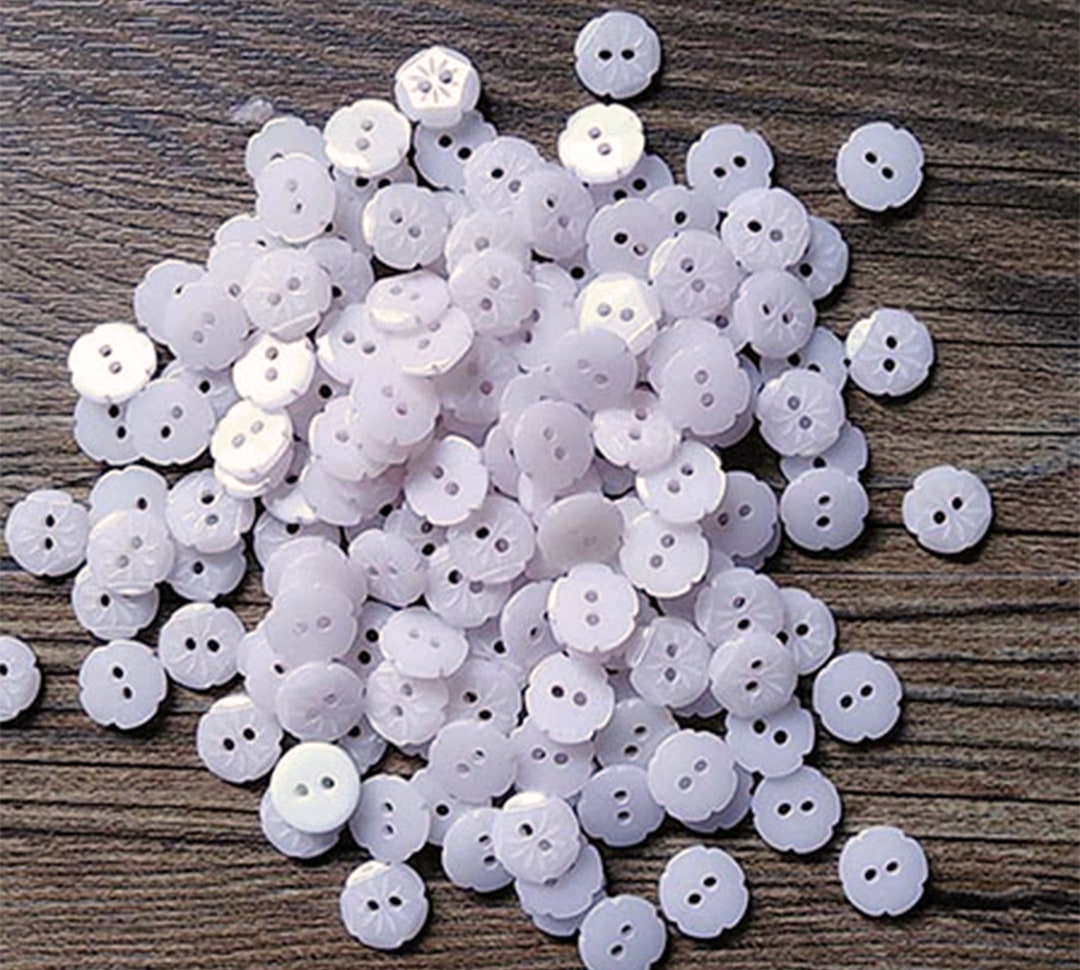Lot of 12 Small Flower Buttons - 11mm – High Quality Pale Mauve Resin ...