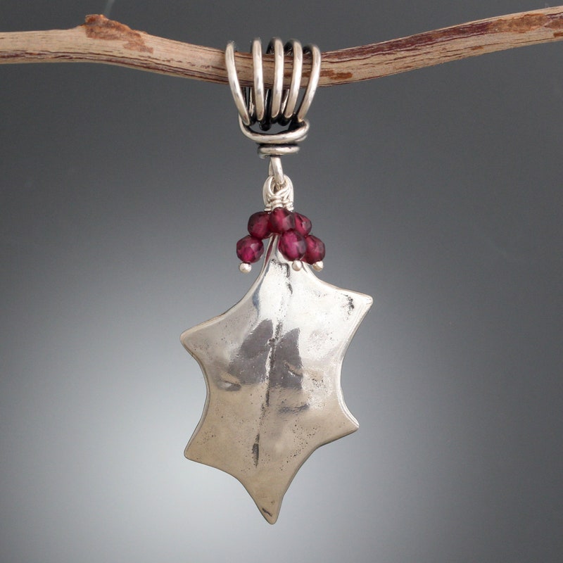 Holly Leaf Necklace - Etsy