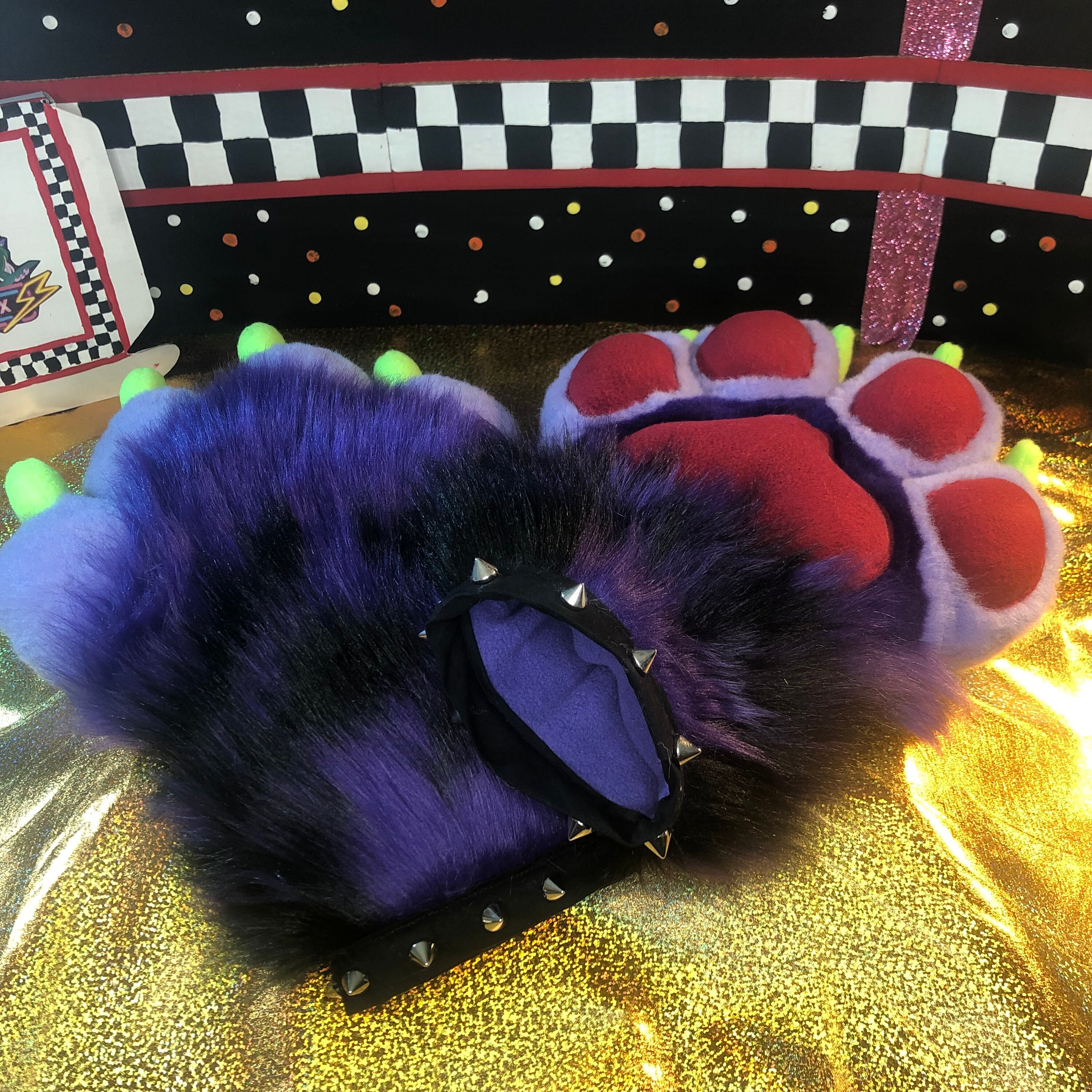 FNAF:SB Roxanne Wolf Fursuit Paws PREORDER - Etsy Schweiz