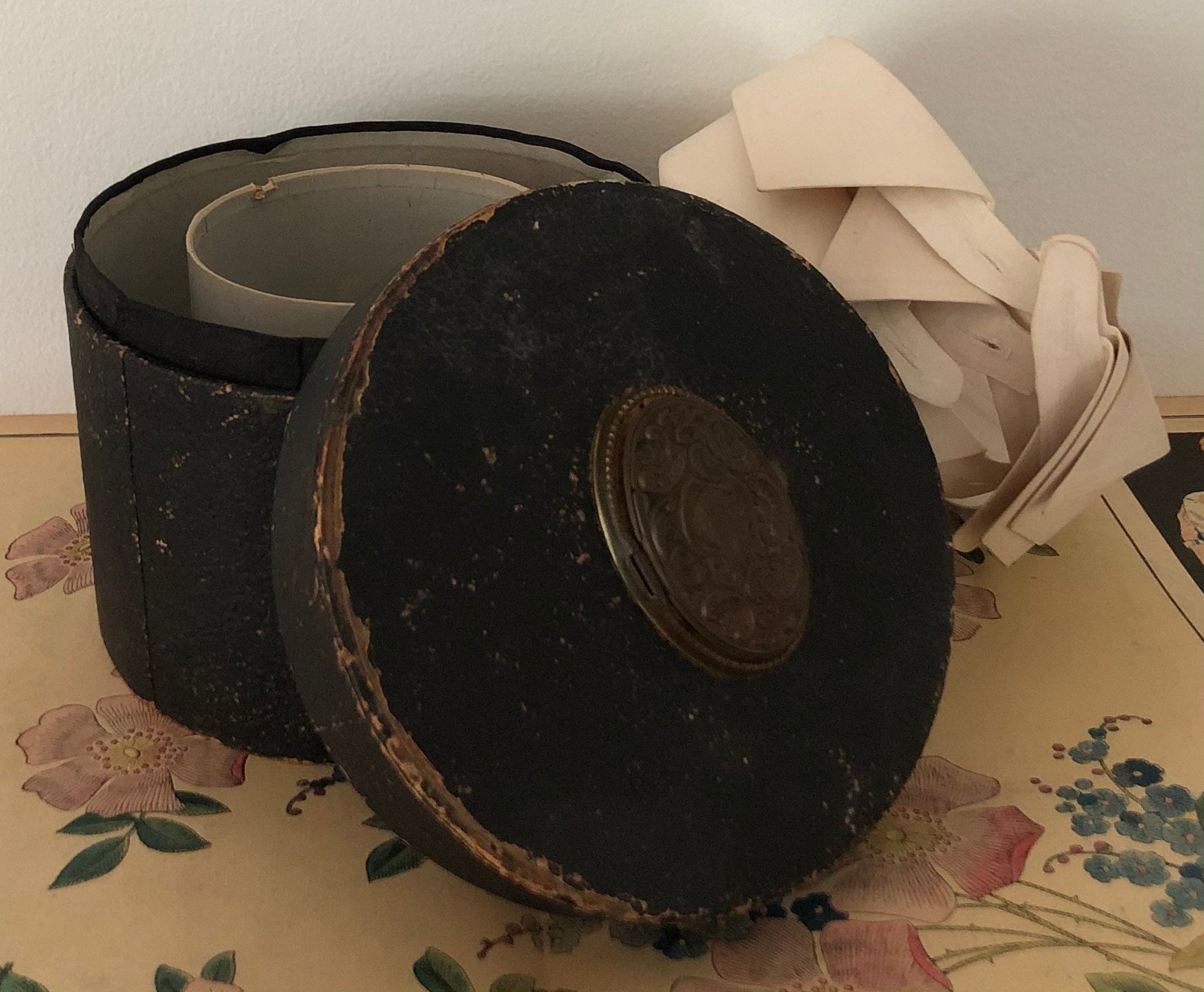 Vintage Edwardian Collar Box With Collars Cardboard Box With Metal ...