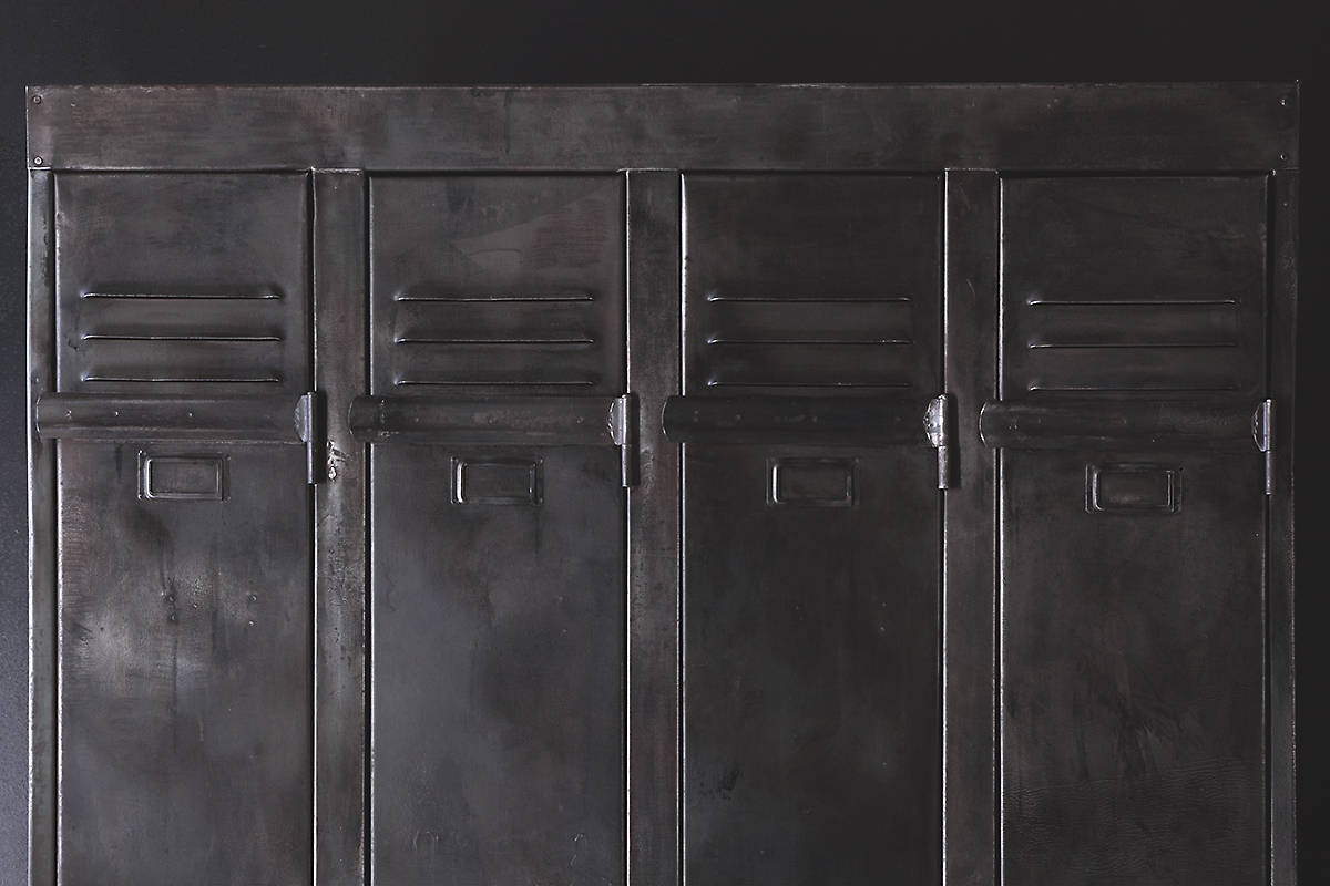 Industrial locker wardrobe with four doors