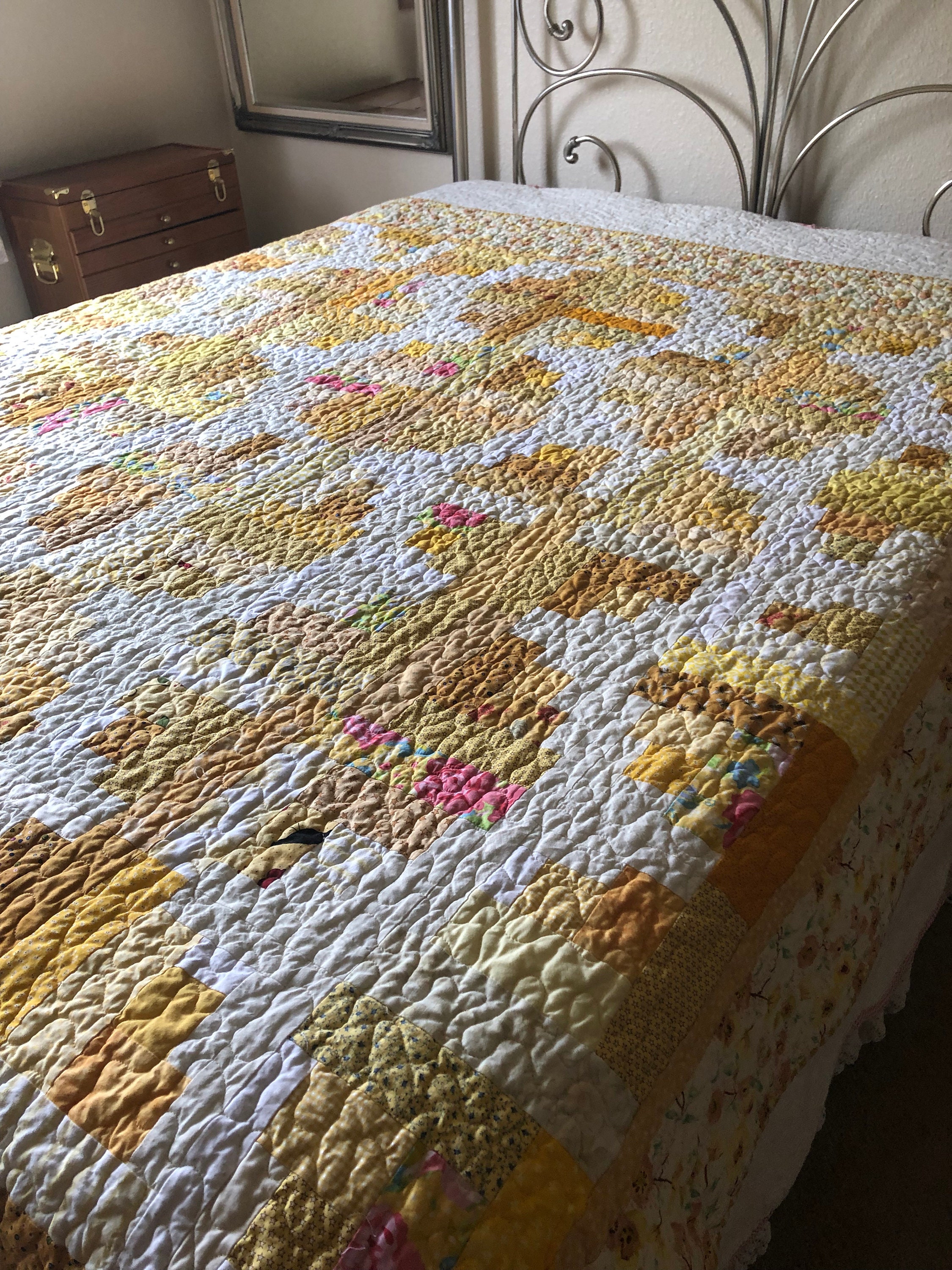 Yellow and Cream Log Curved Log Cabin Quilt - Etsy