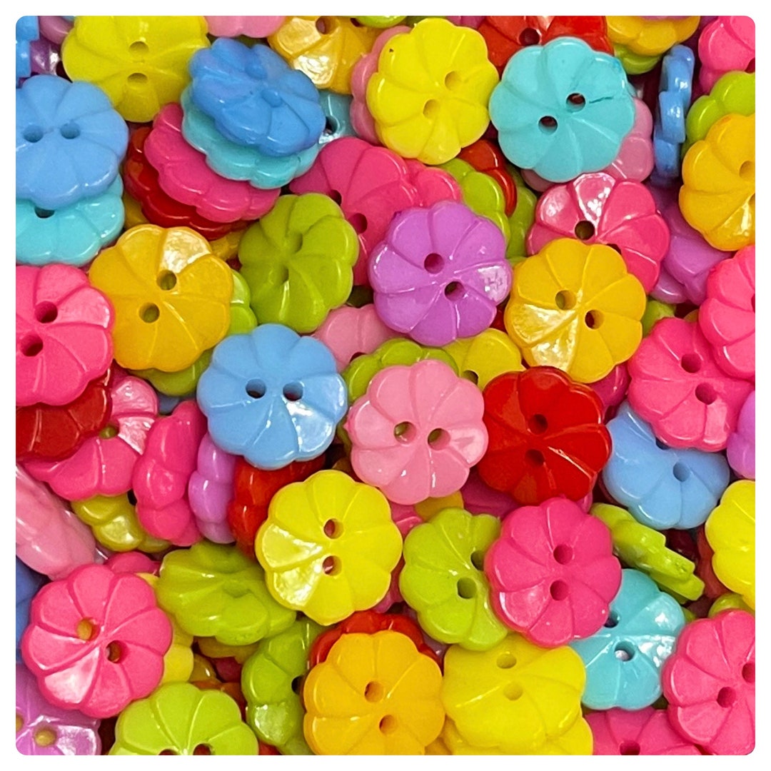 20, 40 or 80 Assorted Plastic Flower Buttons, 13mm Daisy Craft Supplies ...
