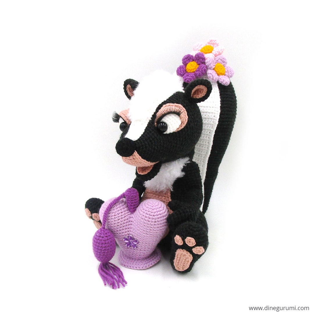 Skunk - Amigurumi Crochet Pattern - With Flowers and Parfum - 26cm Tall ...