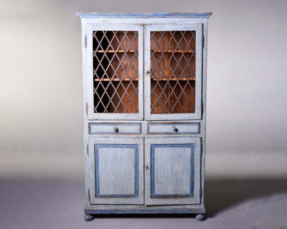 Cupboard in italiano store