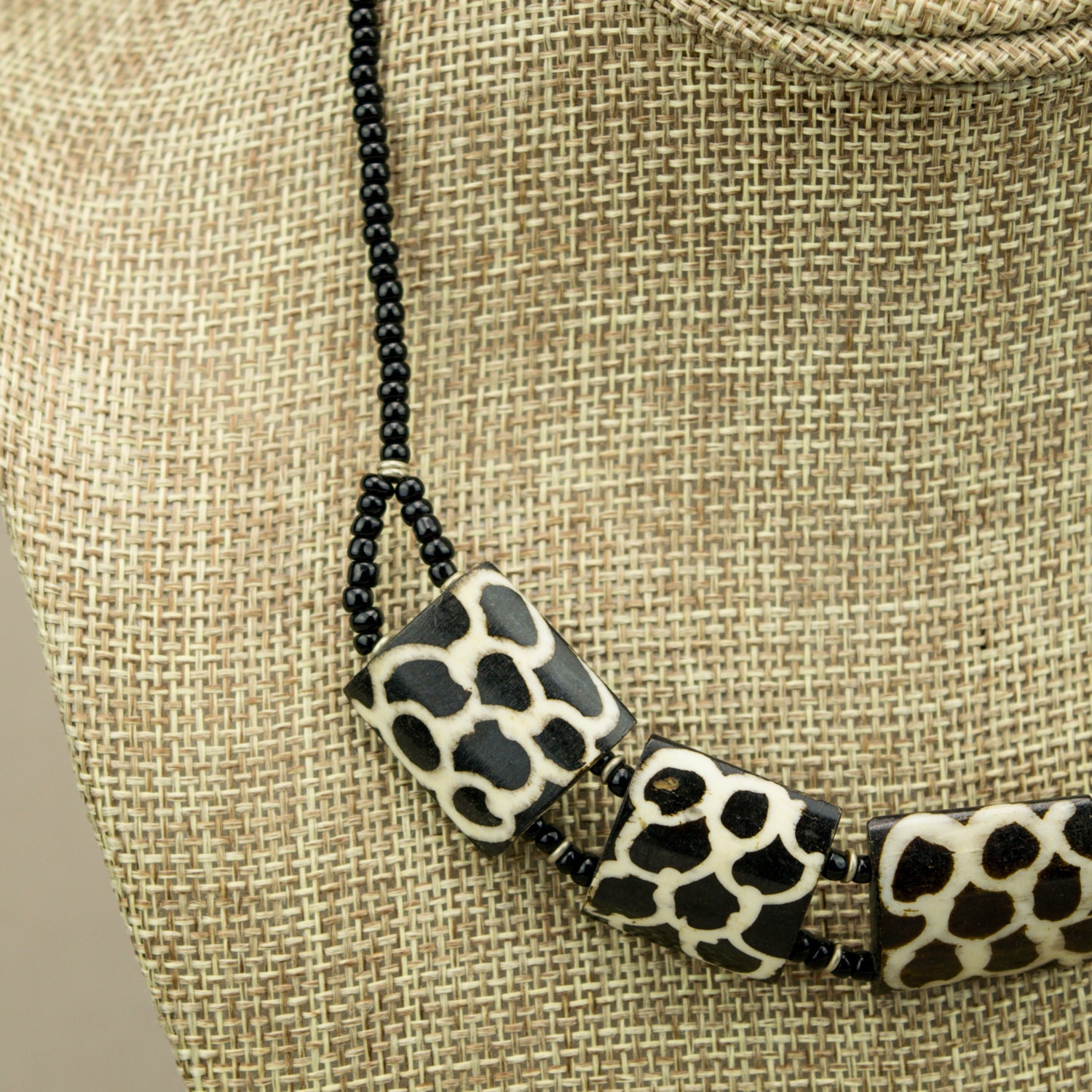 African Giraffe Print Batik Bone Necklace 637-64 - Etsy