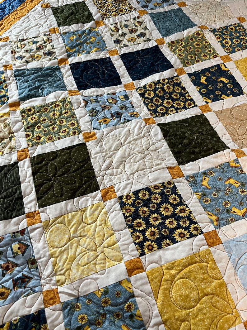 Lattice Quilt With Daisy and Rain Boots - Etsy