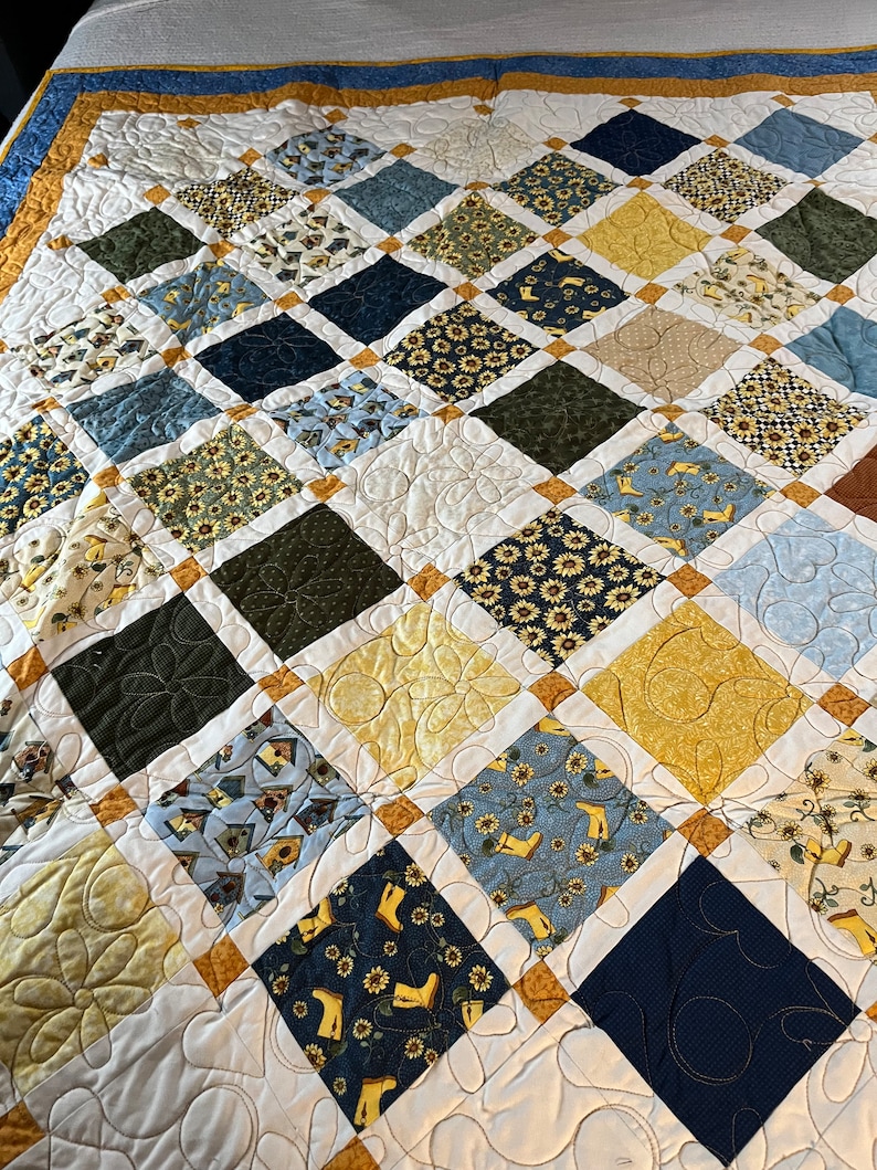 Lattice Quilt With Daisy and Rain Boots - Etsy