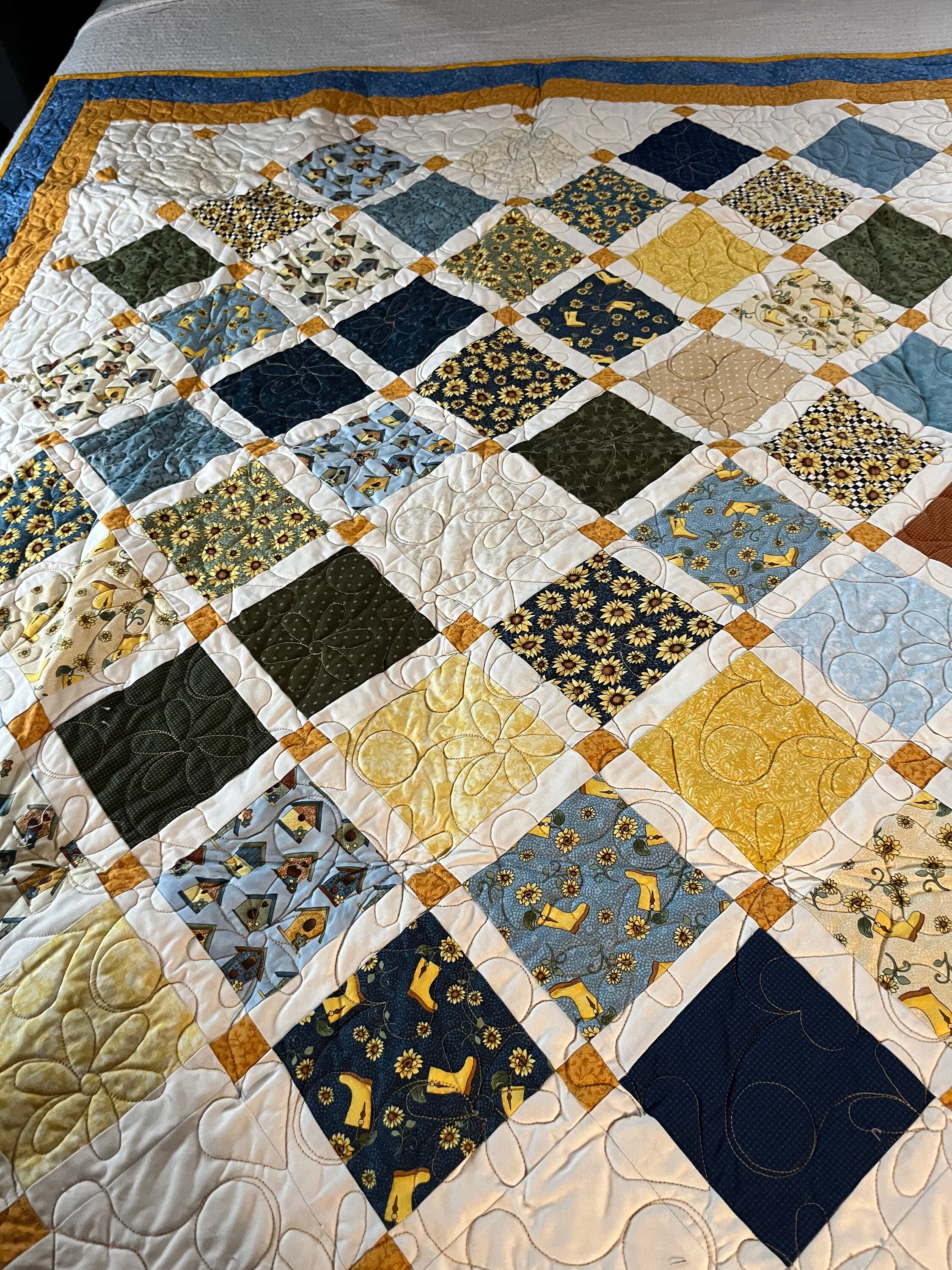 Lattice Quilt With Daisy and Rain Boots - Etsy