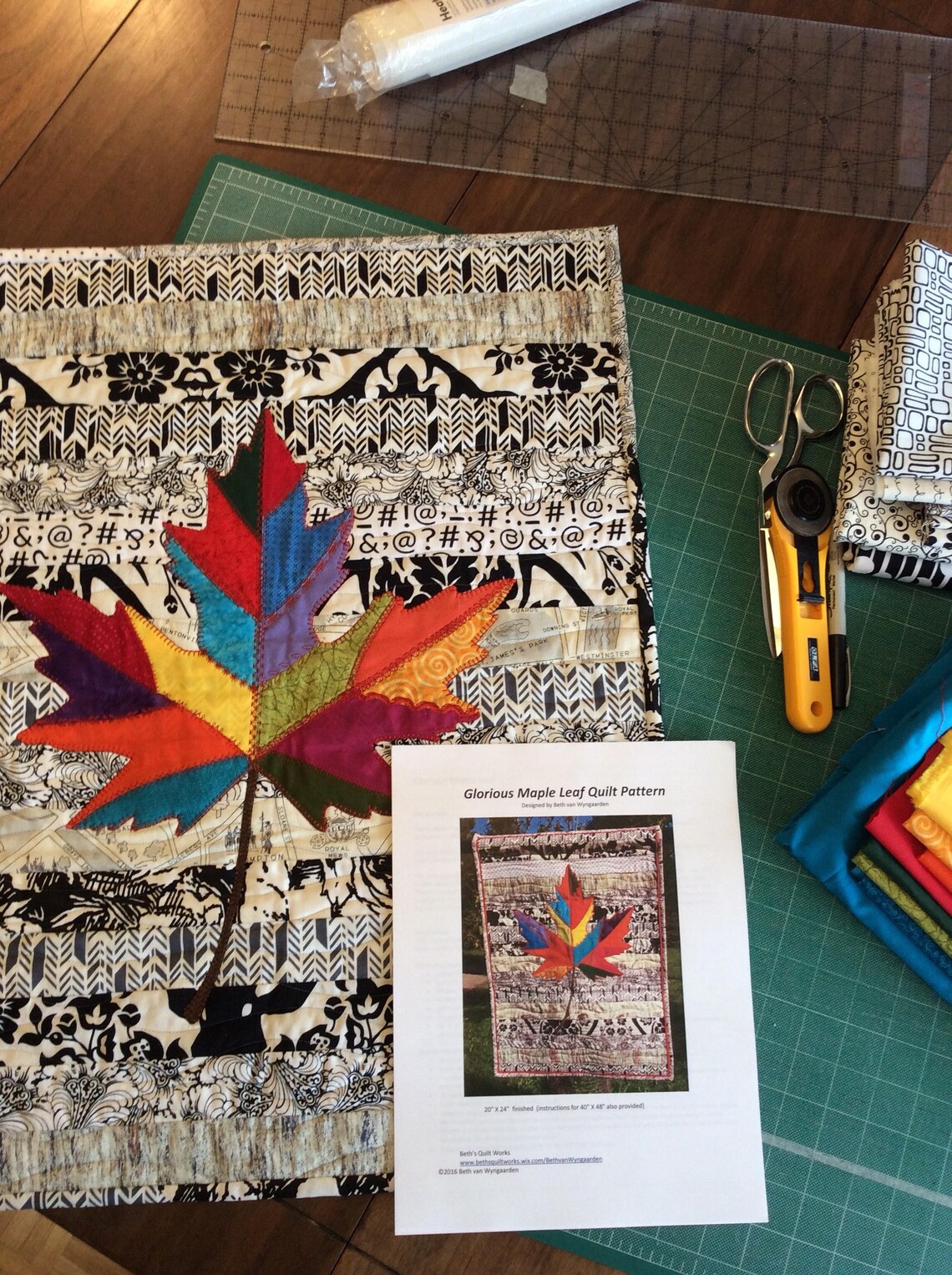 Glorious Maple Leaf Quilt Pattern, Paper Copy - Etsy