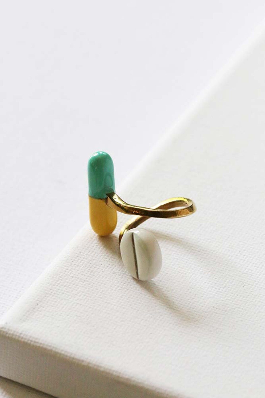 Pills and Capsule Ring (V.2) by Linen Jewelry. / Jewelry Design ...