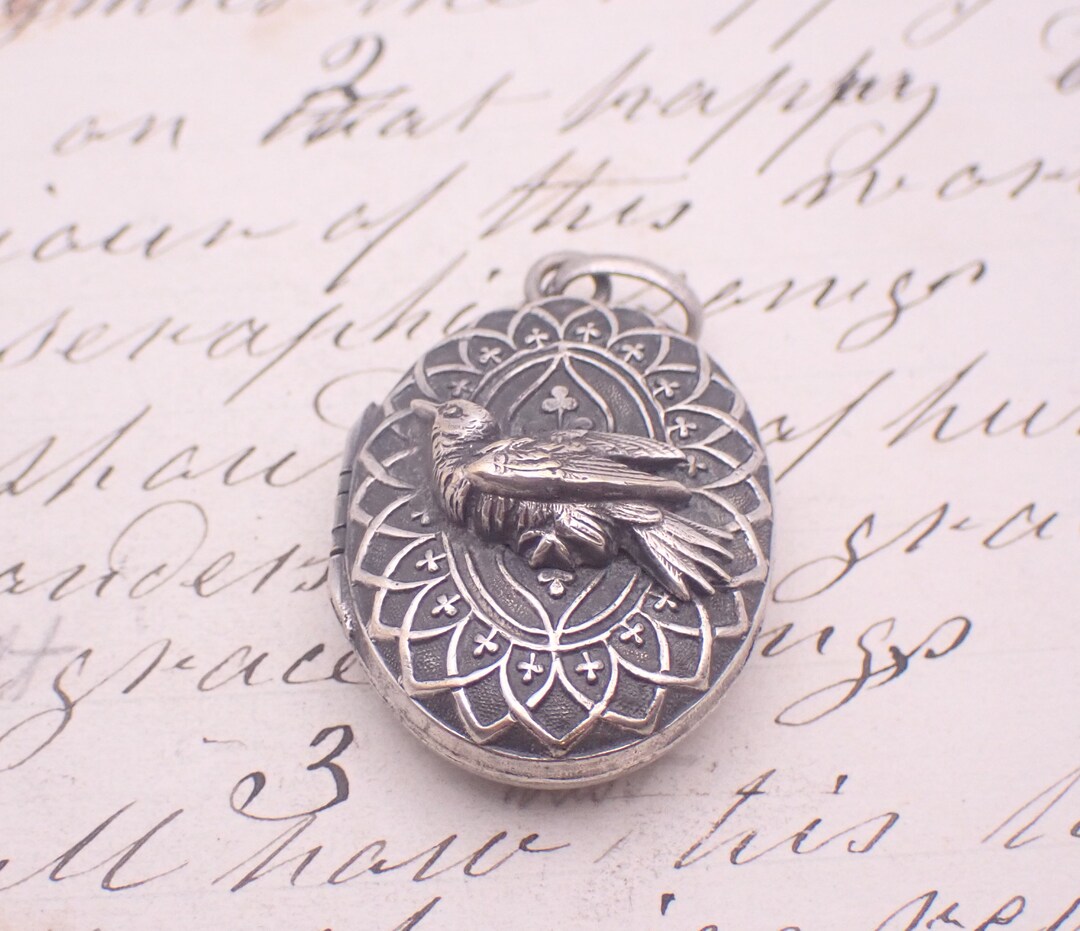 Antique Oval Picture Photo Locket Pendant Charm White Metal Bird ...