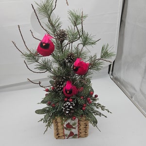 Red Bird Tree Topper Battery Operated Lights on a Timer, Christmas ...