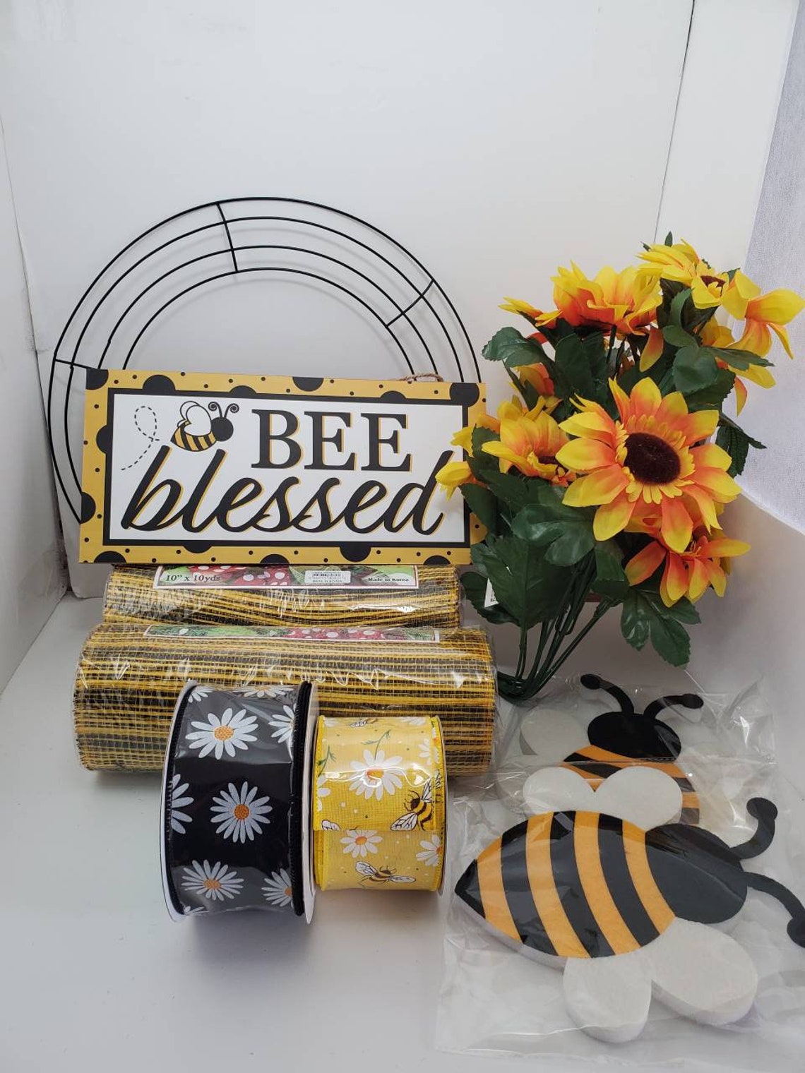 Bumble Bee Wreath Kit DIY Wreath Kits Wreath Kit for Spring - Etsy
