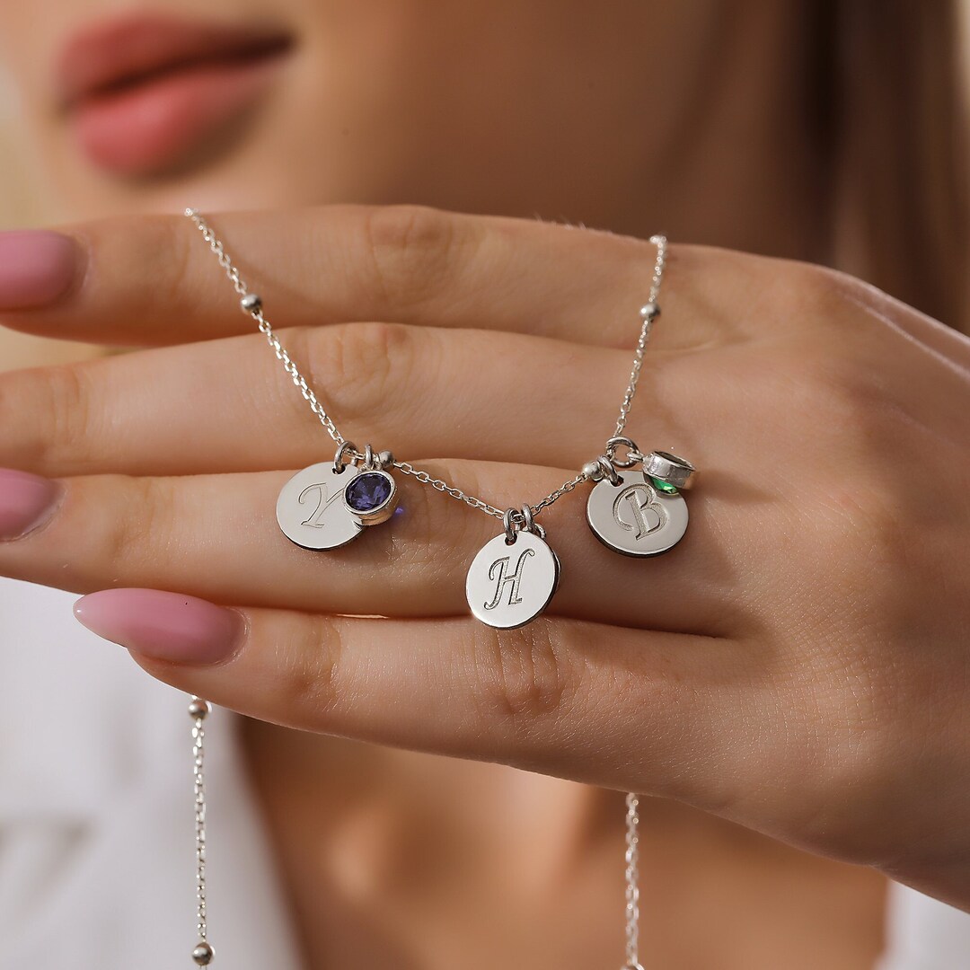 Individuelle Geburtsstein Halskette für Oma Personalisierte Anfangs Halskette für Frauen Kinder ...