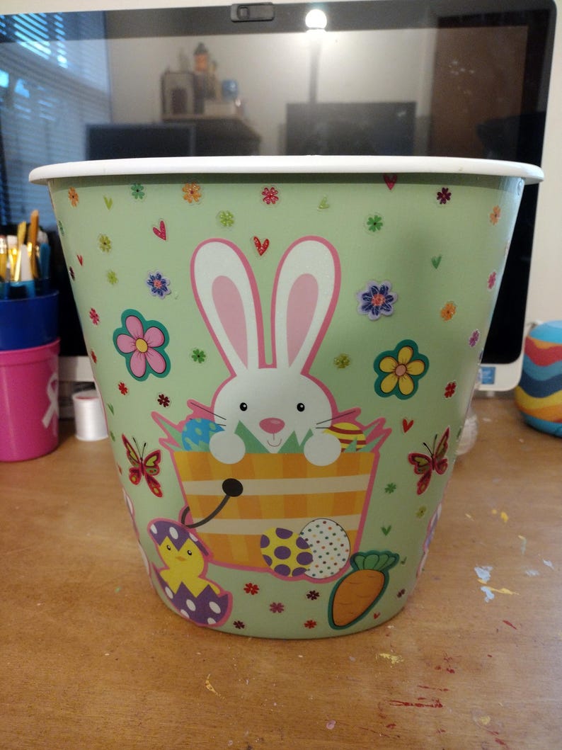 1.5 Gallon Spring Green Easter Trash Can With Butterflies, Flowers ...