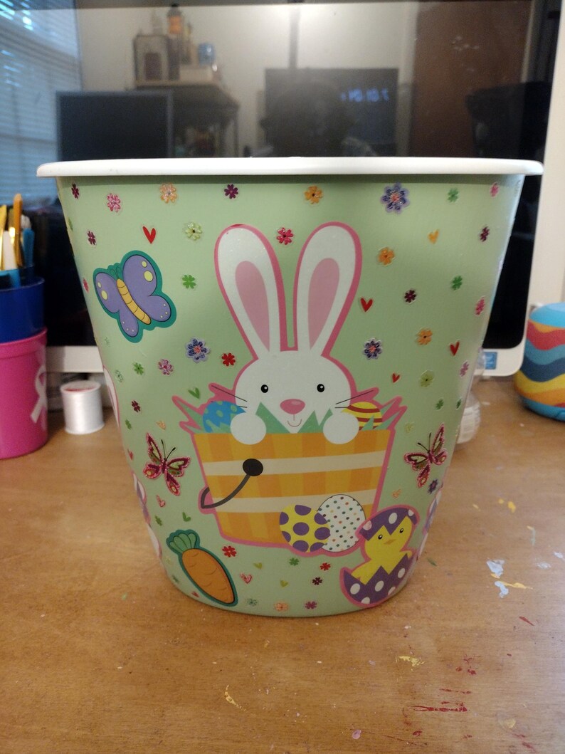1.5 Gallon Spring Green Easter Trash Can With Butterflies, Flowers ...