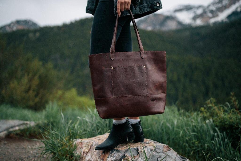 Juneau Leather Tote W/ Pocket - Etsy