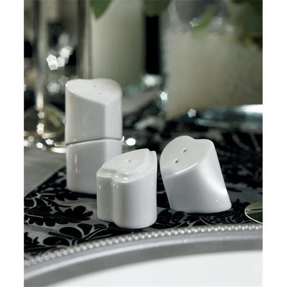 Heart salt and pepper shakers store