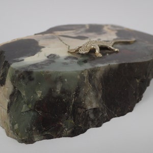 Miniature Lizard Sculpture on Stone - Etsy