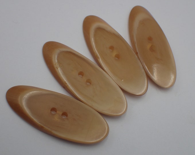 Four Vintage Buttons - Etsy