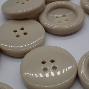 Thirteen Cream Vintage Buttons - Etsy