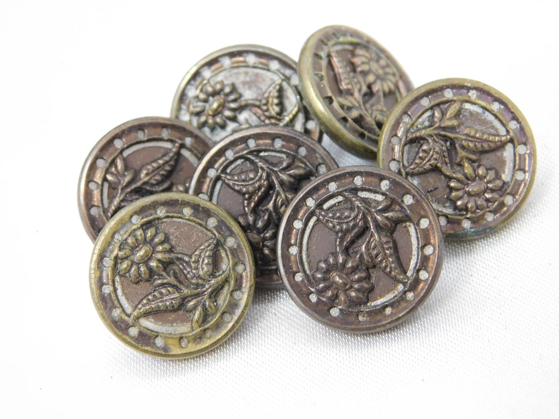 Seven Old Buttons Flower Pattern - Etsy