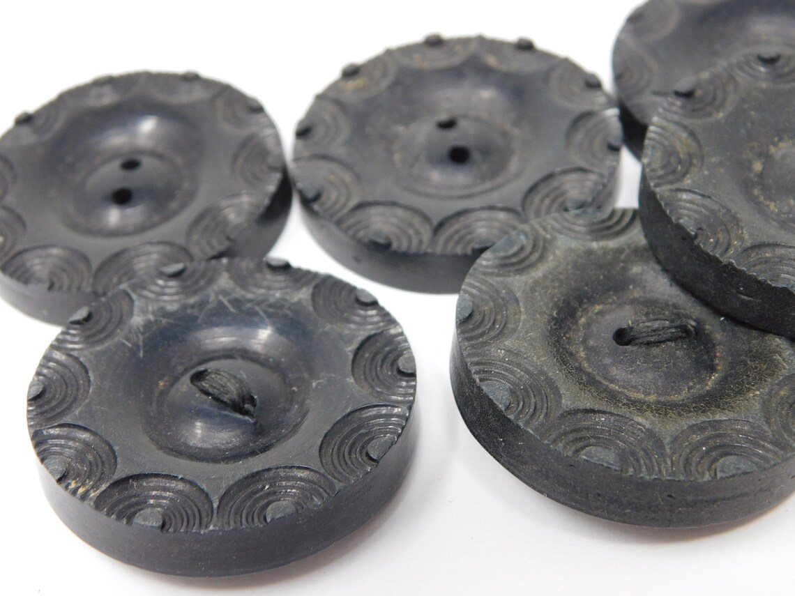 Six Vintage Buttons - Etsy