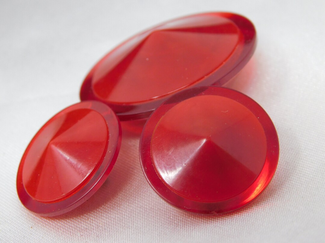 Three Vintage Red Hat Buttons - Etsy UK