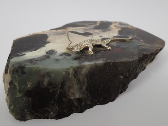 Miniature Lizard Sculpture on Stone | Etsy