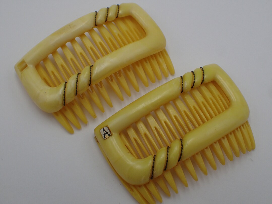 Pair of Vintage Combs - Etsy