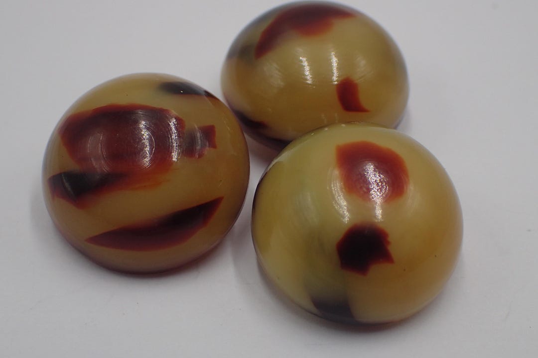 Three Vintage Bakelite Buttons - Etsy