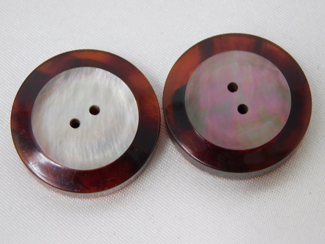Pair of Vintage Bakelite Buttons - Etsy