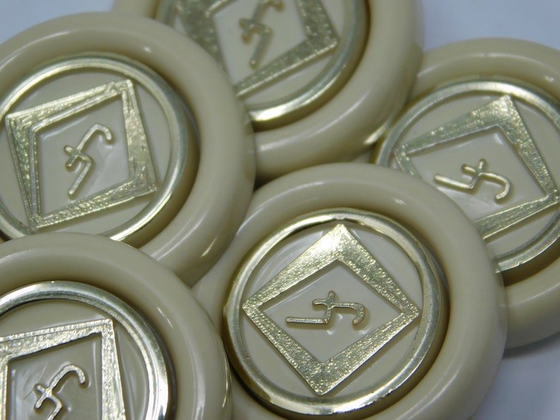 Five Beige Vintage Buttons - Etsy