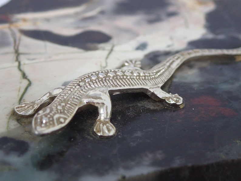 Miniature Lizard Sculpture on Stone - Etsy