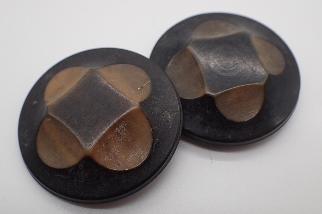 Pair of Art Deco Buttons - Etsy