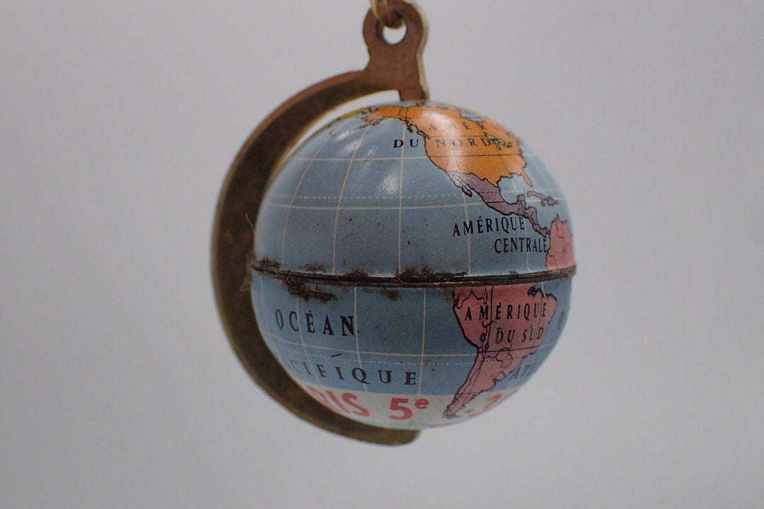 Vintage Key Ring World Map - Etsy