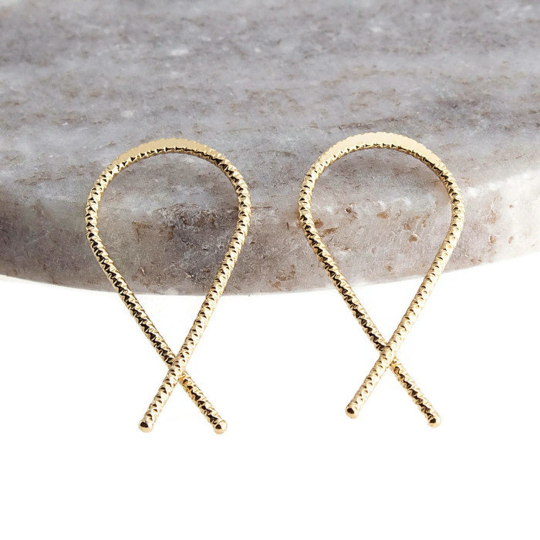 14K Gold Filled Fish Hoop Earrings Diamond Cut Wire Minimalist Jewelry ...