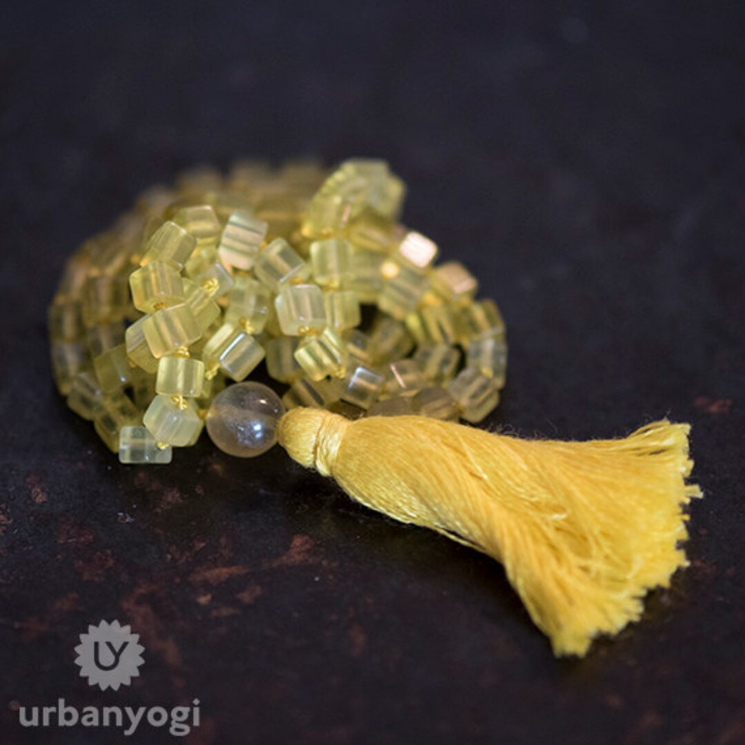 STAMINA 108 Perlen Mala aus gelbem Serpentin, Serpentin-Guru, Knüpfung ...