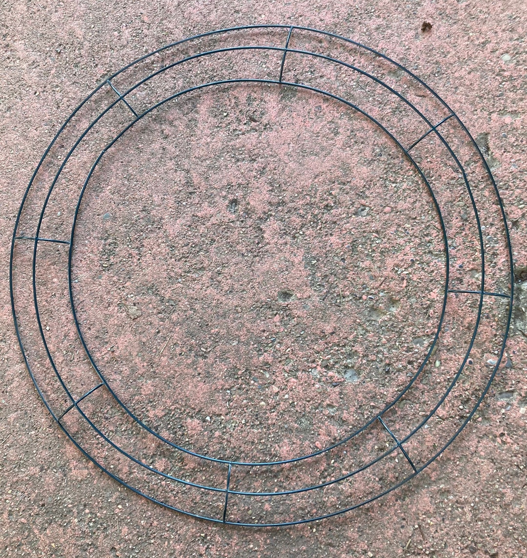 Two Green Wire 17 1/2 Inch Wreath Bases - Etsy