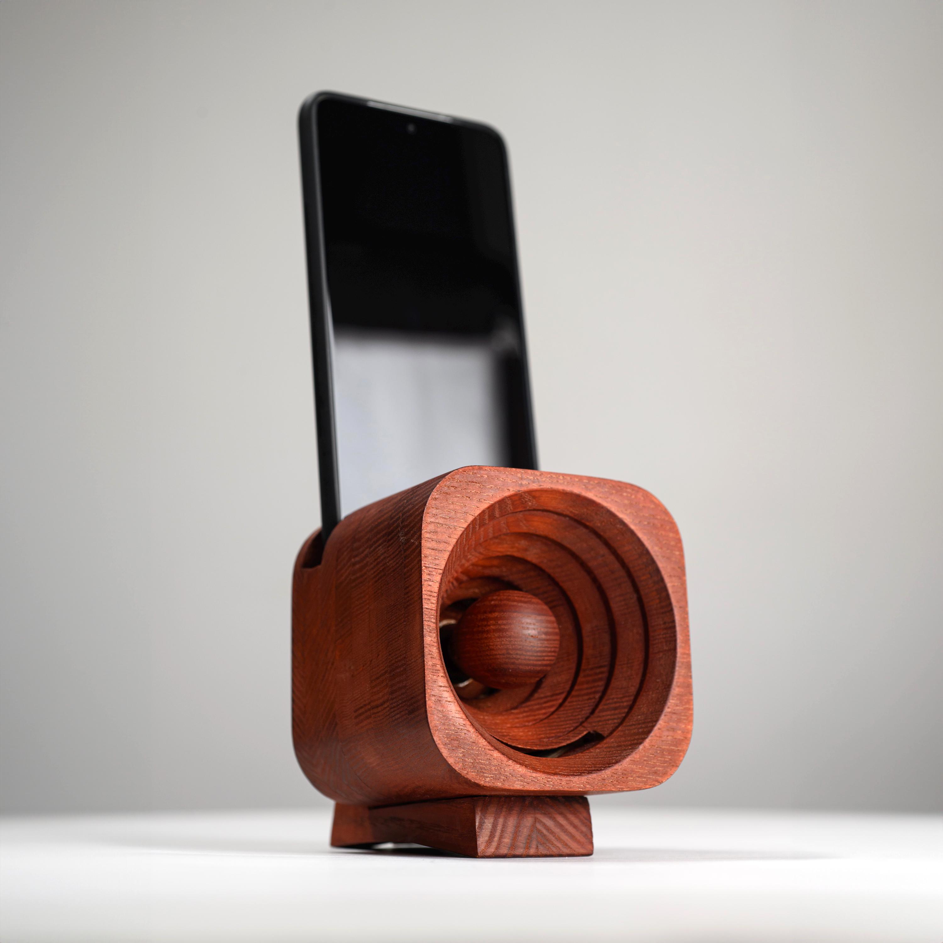 Personalized Wooden Phone Speaker: Handmade Ash Wood Amplifier - Etsy