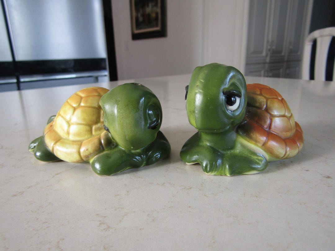 Vintage Turtle Salt and Pepper - Etsy