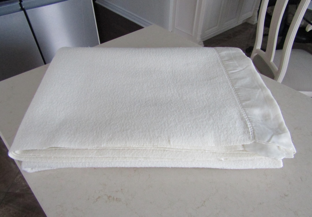 Vintage Satin Edge Blanket - Etsy