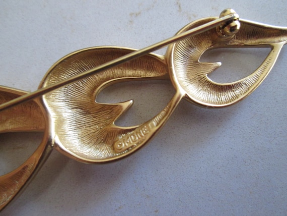 Vintage Monet Brooch - Gem