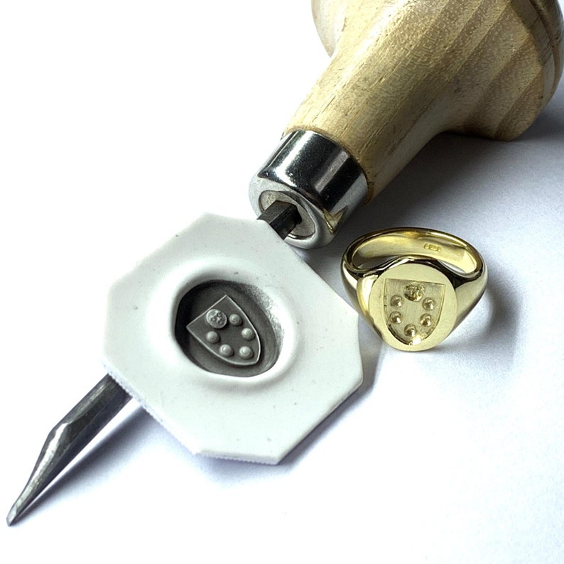 Ladies Gold Signet Ring - 9, 14 or 18ct Gold Signet Ring With Seal ...