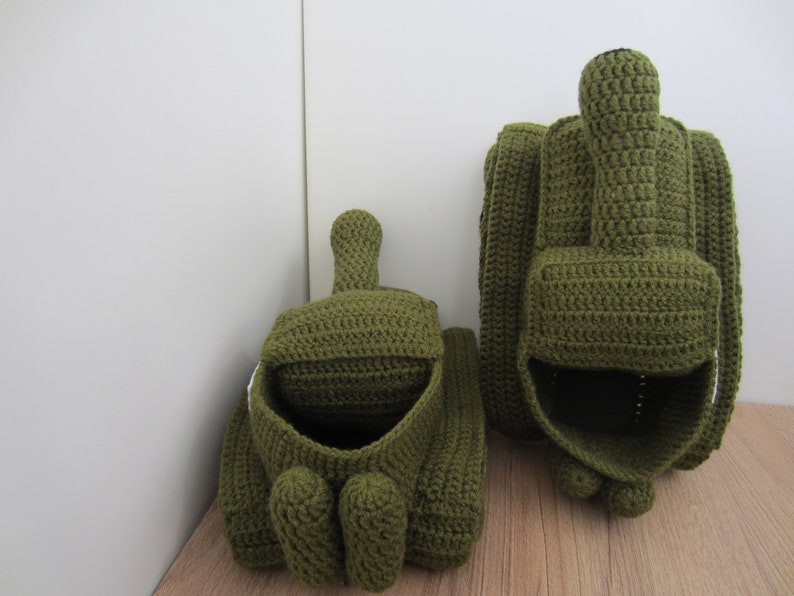Crochet Tanque Militar, Boyfriend Gifts Funny, Funny Crochet Slipper ...